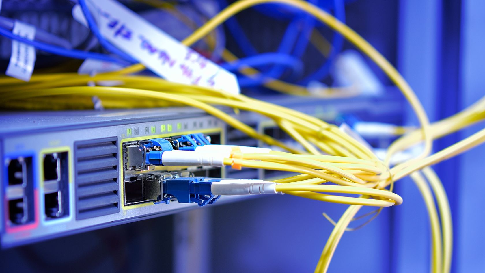 Comment fonctionne la fibre optique ? - Sade-Energy-Group